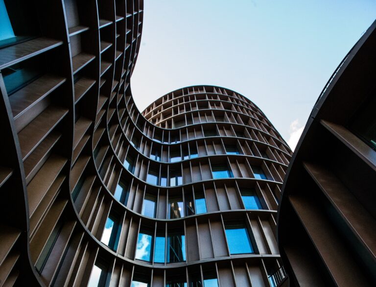 Art Meets Structure: Frank Gehry Buildings in Architectural Innova